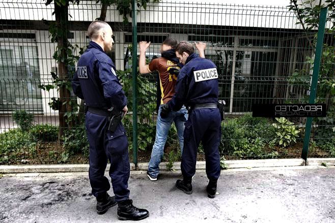 Averting a Weapons Charge From a Police Body Search | TRDCRFT